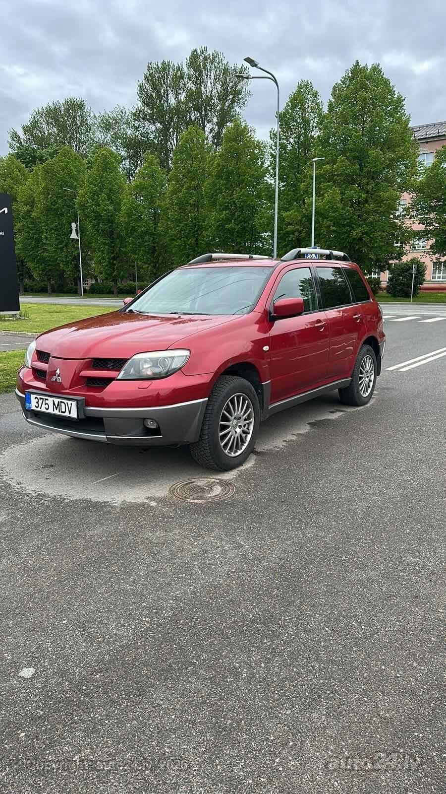 Red Mitsubishi Outlander 2003 in Narva, with an engine capacity of 2.40 L and mileage of 290 thousand km for 1499 €, photo 6 on AUTOMOTO.COM.LV