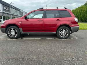 Red Mitsubishi Outlander 2003 in Narva, with an engine capacity of 2.40 L and mileage of 290 thousand km for 1499 €, photo 12 on AUTOMOTO.COM.LV