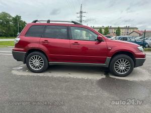 Red Mitsubishi Outlander 2003 in Narva, with an engine capacity of 2.40 L and mileage of 290 thousand km for 1499 €, photo 16 on AUTOMOTO.COM.LV