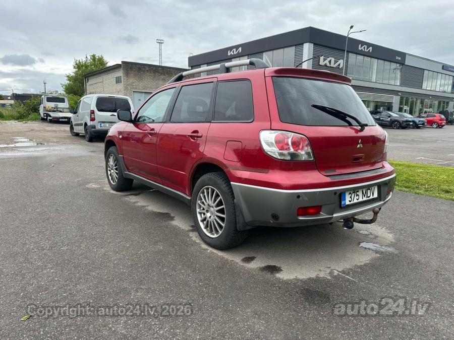 Red Mitsubishi Outlander 2003 in Narva, with an engine capacity of 2.40 L and mileage of 290 thousand km for 1499 €, photo 19 on AUTOMOTO.COM.LV