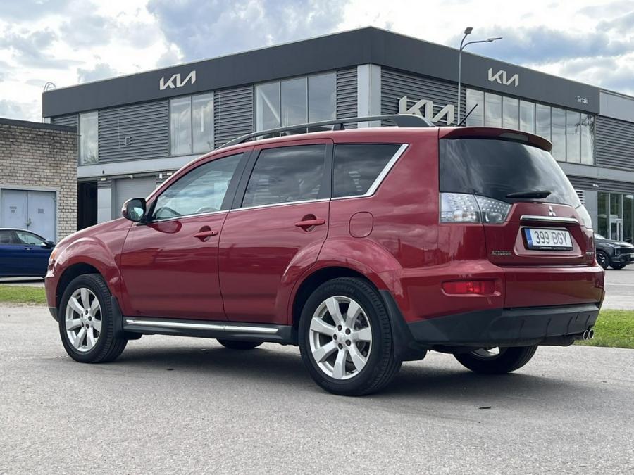 Red Mitsubishi Outlander 2012 in Narva, with an engine capacity of 2.20 L and mileage of 274 thousand km for 4999 €, photo 19 on AUTOMOTO.COM.LV
