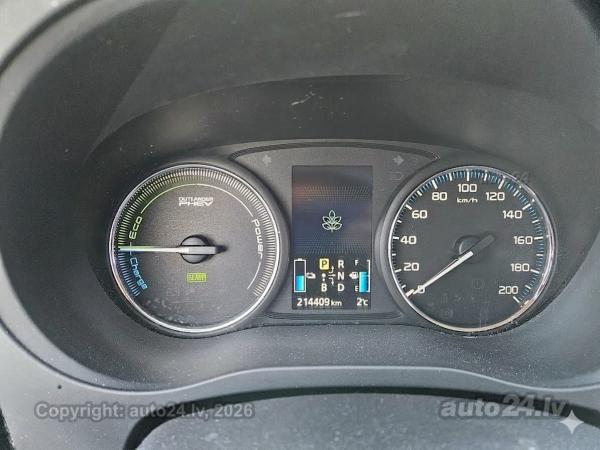 Sarkans Mitsubishi Outlander 2015 Tallina, ar dzinēja tilpumu 2.00 L un nobraukumu 214 tūkst. km par 11900 €, foto 11 vietnē AUTOMOTO.COM.LV