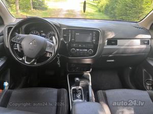 Sarkans Mitsubishi Outlander 2016 Tallina, ar dzinēja tilpumu 2.00 L un nobraukumu 189 tūkst. km par 13900 €, foto 6 vietnē AUTOMOTO.COM.LV