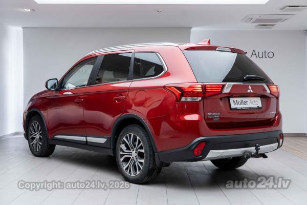 Sarkans Mitsubishi Outlander 2017 Tallina, ar dzinēja tilpumu 2.00 L un nobraukumu 168 tūkst. km par 13000 €, foto 4 vietnē AUTOMOTO.COM.LV