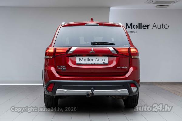 Sarkans Mitsubishi Outlander 2017 Tallina, ar dzinēja tilpumu 2.00 L un nobraukumu 168 tūkst. km par 13000 €, foto 5 vietnē AUTOMOTO.COM.LV