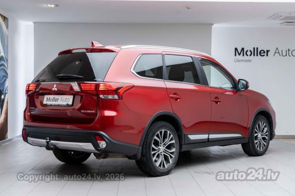 Sarkans Mitsubishi Outlander 2017 Tallina, ar dzinēja tilpumu 2.00 L un nobraukumu 168 tūkst. km par 13000 €, foto 6 vietnē AUTOMOTO.COM.LV