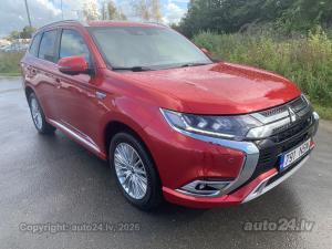 Red Mitsubishi Outlander 2019 in Tallinn, with an engine capacity of 2.40 L and mileage of 106 thousand km for 21490 €, photo 1 on AUTOMOTO.COM.LV