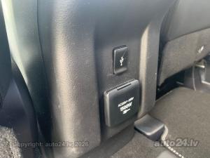 Red Mitsubishi Outlander 2019 in Tallinn, with an engine capacity of 2.40 L and mileage of 106 thousand km for 21490 €, photo 14 on AUTOMOTO.COM.LV