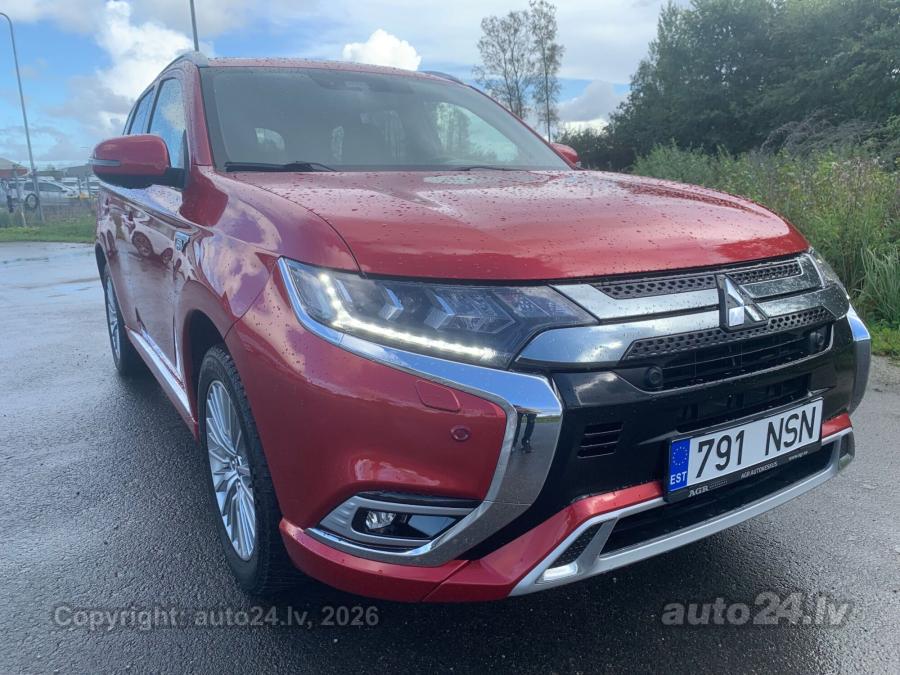Red Mitsubishi Outlander 2019 in Tallinn, with an engine capacity of 2.40 L and mileage of 106 thousand km for 21490 €, photo 19 on AUTOMOTO.COM.LV