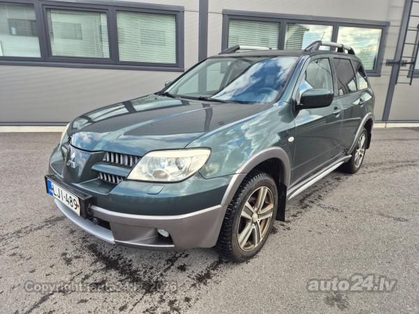 Mitsubishi Outlander 2005 in Parnu, with an engine capacity of 2.40 L and mileage of 353 thousand km for 1999 €, photo 1 on AUTOMOTO.COM.LV