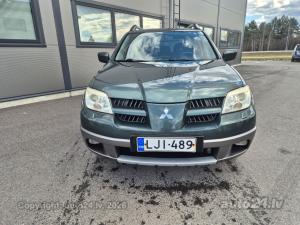 Mitsubishi Outlander 2005 Pērnava, ar dzinēja tilpumu 2.40 L un nobraukumu 353 tūkst. km par 1999 €, foto 3 vietnē AUTOMOTO.COM.LV