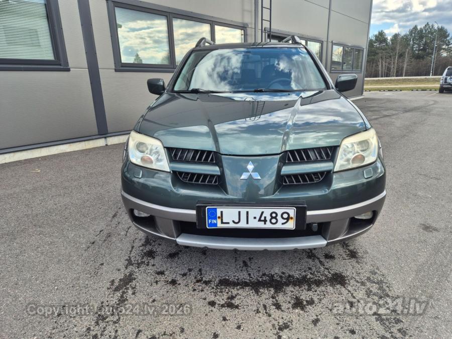 Mitsubishi Outlander 2005 Pērnava, ar dzinēja tilpumu 2.40 L un nobraukumu 353 tūkst. km par 1999 €, foto 3 vietnē AUTOMOTO.COM.LV
