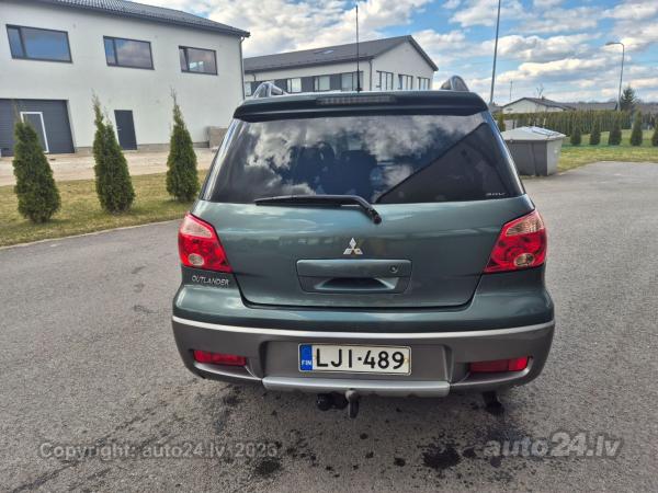 Mitsubishi Outlander 2005 in Parnu, with an engine capacity of 2.40 L and mileage of 353 thousand km for 1999 €, photo 5 on AUTOMOTO.COM.LV