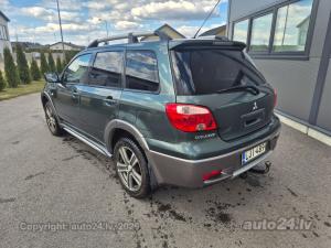 Mitsubishi Outlander 2005 Pērnava, ar dzinēja tilpumu 2.40 L un nobraukumu 353 tūkst. km par 1999 €, foto 7 vietnē AUTOMOTO.COM.LV