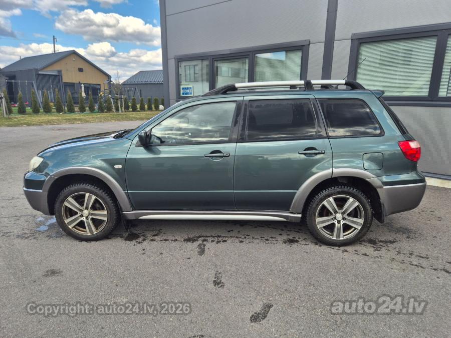 Mitsubishi Outlander 2005 Pērnava, ar dzinēja tilpumu 2.40 L un nobraukumu 353 tūkst. km par 1999 €, foto 8 vietnē AUTOMOTO.COM.LV