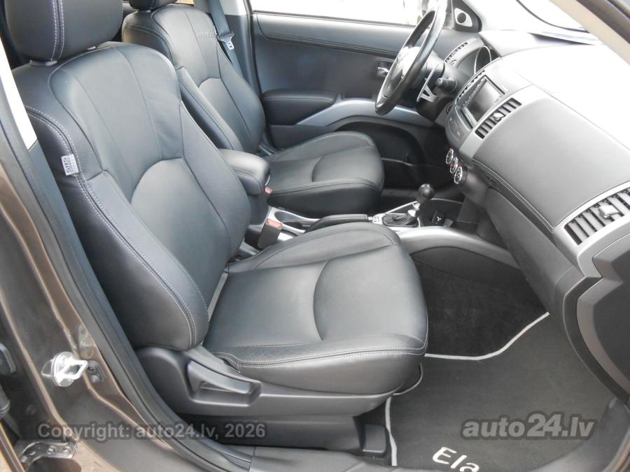 Mitsubishi Outlander 2012 in Viljandi, with an engine capacity of 2.20 L and mileage of 213 thousand km for 7990 €, photo 12 on AUTOMOTO.COM.LV