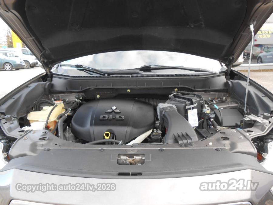 Mitsubishi Outlander 2012 in Viljandi, with an engine capacity of 2.20 L and mileage of 213 thousand km for 7990 €, photo 16 on AUTOMOTO.COM.LV