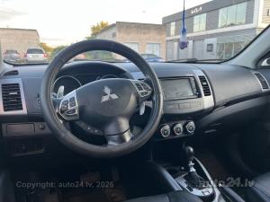 Mitsubishi Outlander 2012 in Narva, with an engine capacity of 2.20 L and mileage of 287 thousand km for 3499 €, photo 21 on AUTOMOTO.COM.LV