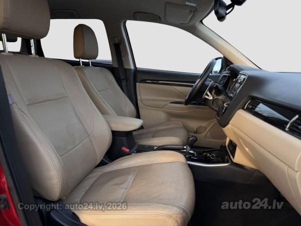 Mitsubishi Outlander 2017 Pērnava, ar dzinēja tilpumu 2.00 L un nobraukumu 163 tūkst. km par 11900 €, foto 5 vietnē AUTOMOTO.COM.LV