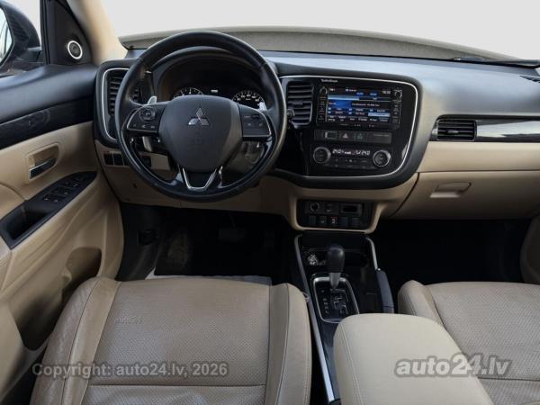 Mitsubishi Outlander 2017 Pērnava, ar dzinēja tilpumu 2.00 L un nobraukumu 163 tūkst. km par 11900 €, foto 6 vietnē AUTOMOTO.COM.LV