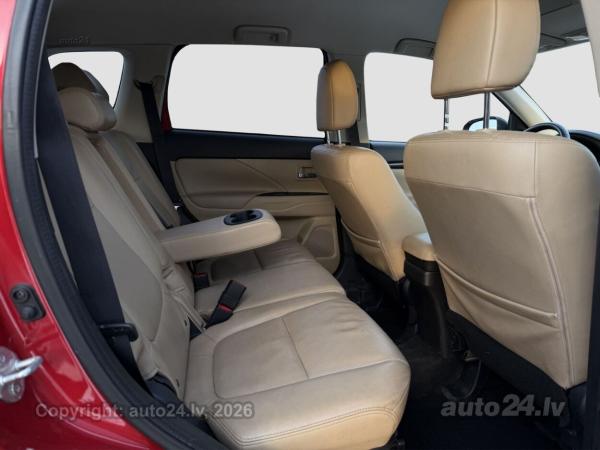 Mitsubishi Outlander 2017 Pērnava, ar dzinēja tilpumu 2.00 L un nobraukumu 163 tūkst. km par 11900 €, foto 7 vietnē AUTOMOTO.COM.LV