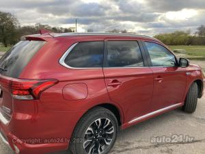 Mitsubishi Outlander 2017 in Tallinn, with an engine capacity of 2.00 L and mileage of 121 thousand km for 17900 €, photo 4 on AUTOMOTO.COM.LV