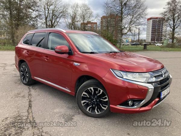 Mitsubishi Outlander 2017 Tallina, ar dzinēja tilpumu 2.00 L un nobraukumu 121 tūkst. km par 17900 €, foto 4 vietnē AUTOMOTO.COM.LV