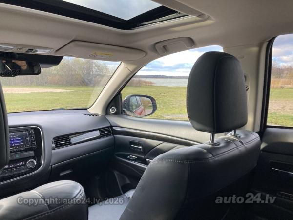 Mitsubishi Outlander 2017 Tallina, ar dzinēja tilpumu 2.00 L un nobraukumu 121 tūkst. km par 17900 €, foto 7 vietnē AUTOMOTO.COM.LV