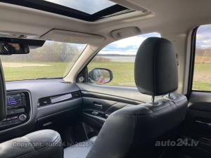 Mitsubishi Outlander 2017 in Tallinn, with an engine capacity of 2.00 L and mileage of 121 thousand km for 17900 €, photo 8 on AUTOMOTO.COM.LV
