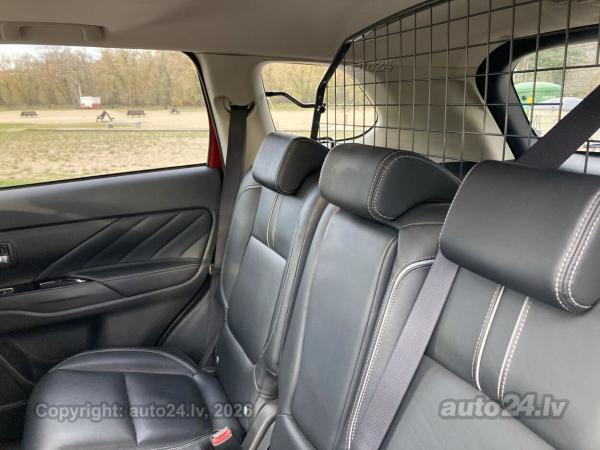 Mitsubishi Outlander 2017 Tallina, ar dzinēja tilpumu 2.00 L un nobraukumu 121 tūkst. km par 17900 €, foto 8 vietnē AUTOMOTO.COM.LV