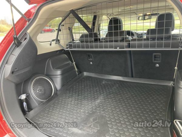 Mitsubishi Outlander 2017 Tallina, ar dzinēja tilpumu 2.00 L un nobraukumu 121 tūkst. km par 17900 €, foto 9 vietnē AUTOMOTO.COM.LV