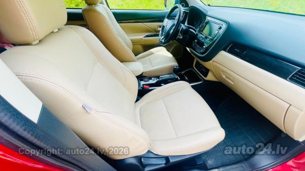 Mitsubishi Outlander 2018 in Narva, with an engine capacity of 2.00 L and mileage of 143 thousand km for 17500 €, photo 7 on AUTOMOTO.COM.LV