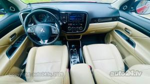 Mitsubishi Outlander 2018 in Narva, with an engine capacity of 2.00 L and mileage of 143 thousand km for 17500 €, photo 11 on AUTOMOTO.COM.LV