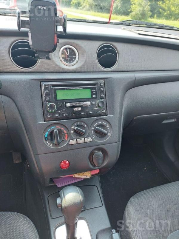 Balts Mitsubishi Outlander 2004 Rīga, ar dzinēja tilpumu 2.40 L un nobraukumu 214 tūkst. km par 850 €, foto 6 vietnē AUTOMOTO.COM.LV