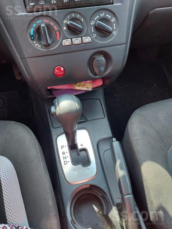 Balts Mitsubishi Outlander 2004 Rīga, ar dzinēja tilpumu 2.40 L un nobraukumu 214 tūkst. km par 850 €, foto 8 vietnē AUTOMOTO.COM.LV