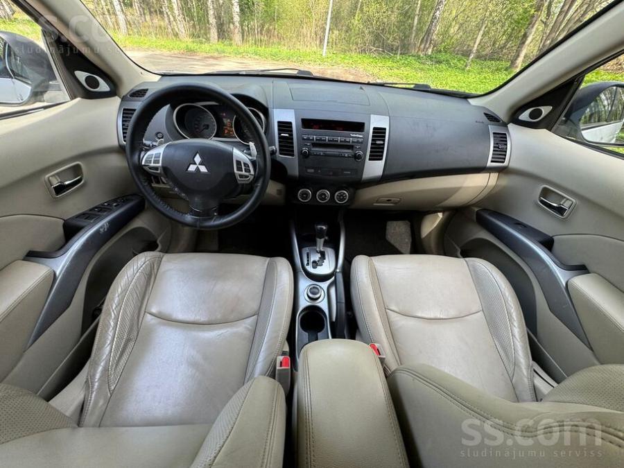 Balts Mitsubishi Outlander 2008 Rīga, ar dzinēja tilpumu 2.40 L un nobraukumu 0 tūkst. km par 3999 €, foto 12 vietnē AUTOMOTO.COM.LV