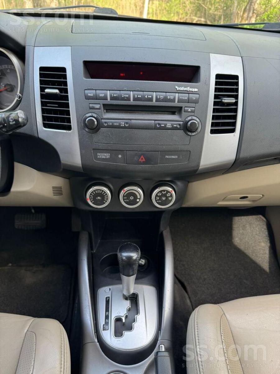 Balts Mitsubishi Outlander 2008 Rīga, ar dzinēja tilpumu 2.40 L un nobraukumu 0 tūkst. km par 3999 €, foto 17 vietnē AUTOMOTO.COM.LV
