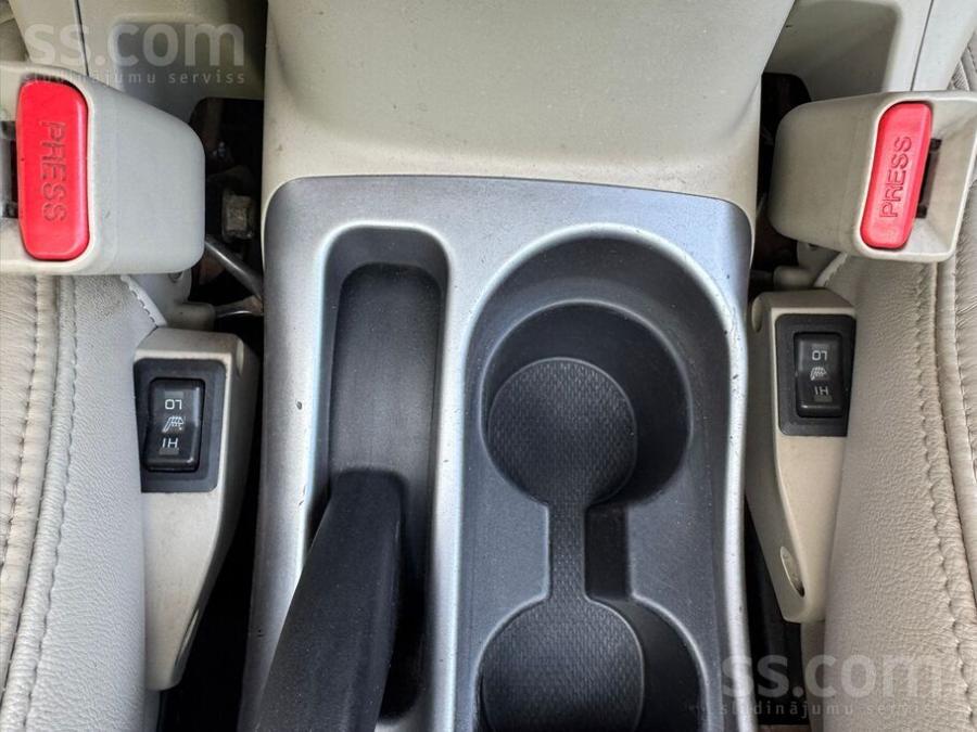 Balts Mitsubishi Outlander 2008 Rīga, ar dzinēja tilpumu 2.40 L un nobraukumu 0 tūkst. km par 3999 €, foto 20 vietnē AUTOMOTO.COM.LV