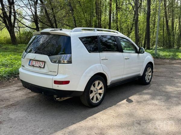 Balts Mitsubishi Outlander 2008 Rīga, ar dzinēja tilpumu 2.40 L un nobraukumu 0 tūkst. km par 3999 €, foto 5 vietnē AUTOMOTO.COM.LV