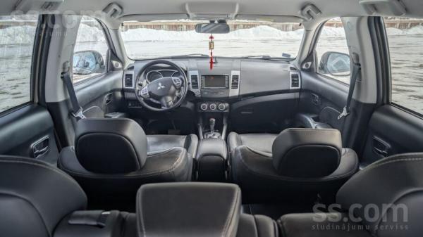 Balts Mitsubishi Outlander 2008 Ogre, ar dzinēja tilpumu 2.30 L un nobraukumu 130 tūkst. km par 4200 €, foto 7 vietnē AUTOMOTO.COM.LV