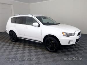 Balts Mitsubishi Outlander 2010 Tallina, ar dzinēja tilpumu 2.20 L un nobraukumu 335 tūkst. km par 3999 €, foto  vietnē AUTOMOTO.COM.LV