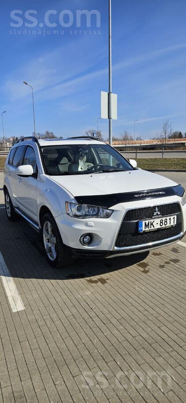 Balts Mitsubishi Outlander 2010 Rēzekne, ar dzinēja tilpumu 2.20 L un nobraukumu 222 tūkst. km par 5200 €, foto 2 vietnē AUTOMOTO.COM.LV