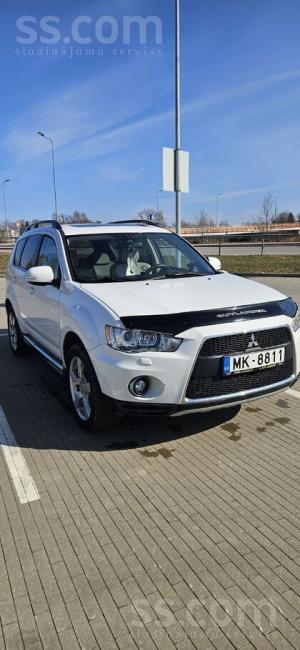 Balts Mitsubishi Outlander 2010 Rēzekne, ar dzinēja tilpumu 2.20 L un nobraukumu 222 tūkst. km par 5200 €, foto 2 vietnē AUTOMOTO.COM.LV
