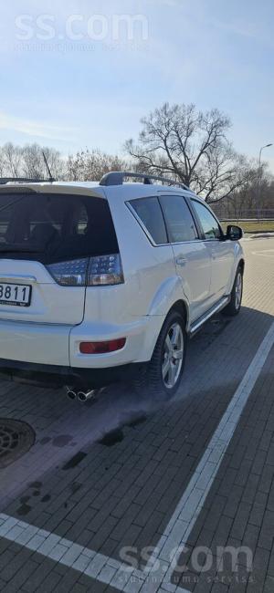Balts Mitsubishi Outlander 2010 Rēzekne, ar dzinēja tilpumu 2.20 L un nobraukumu 222 tūkst. km par 5200 €, foto 3 vietnē AUTOMOTO.COM.LV