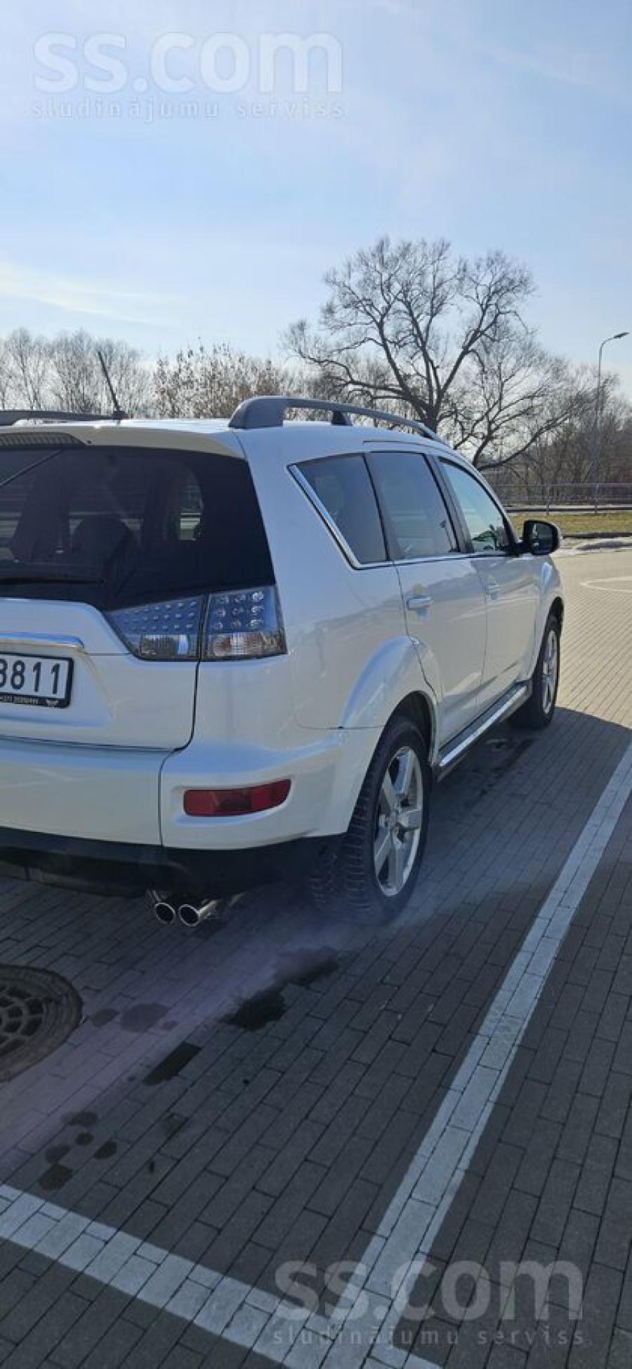 Balts Mitsubishi Outlander 2010 Rēzekne, ar dzinēja tilpumu 2.20 L un nobraukumu 222 tūkst. km par 5200 €, foto 3 vietnē AUTOMOTO.COM.LV