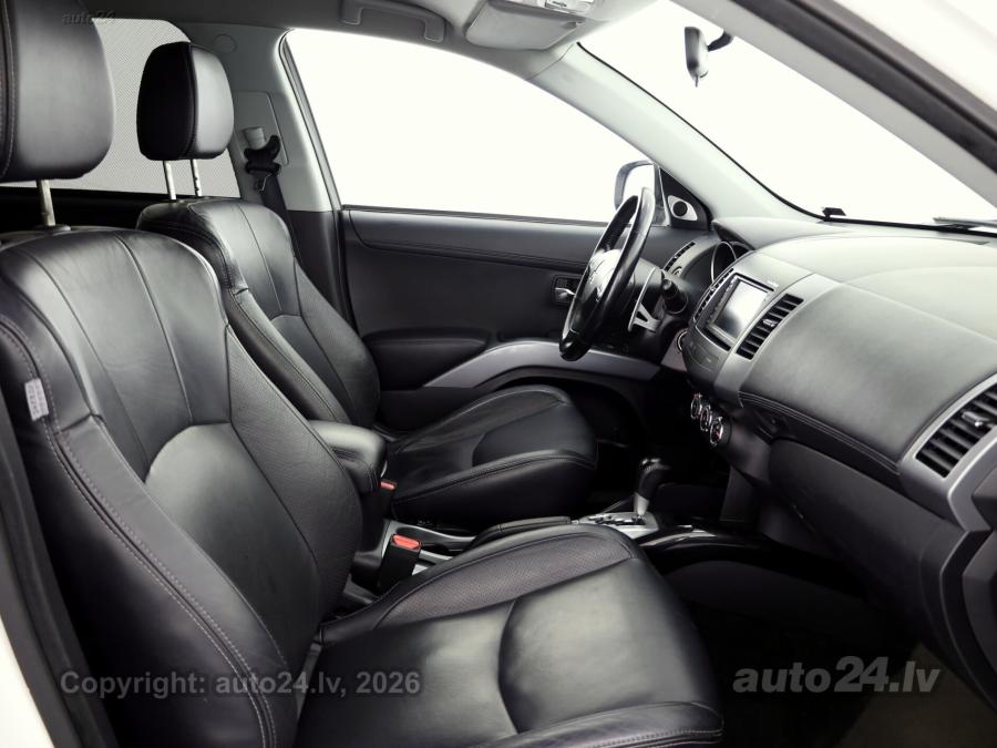Balts Mitsubishi Outlander 2010 Tallina, ar dzinēja tilpumu 2.40 L un nobraukumu 229 tūkst. km par 3799 €, foto 7 vietnē AUTOMOTO.COM.LV