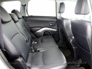 Balts Mitsubishi Outlander 2010 Tallina, ar dzinēja tilpumu 2.40 L un nobraukumu 229 tūkst. km par 3799 €, foto 8 vietnē AUTOMOTO.COM.LV