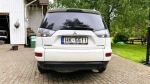 White Mitsubishi Outlander 2010 in Riga, with an engine capacity of 2.40 L and mileage of 255 thousand km for 3400 €, photo 6 on AUTOMOTO.COM.LV