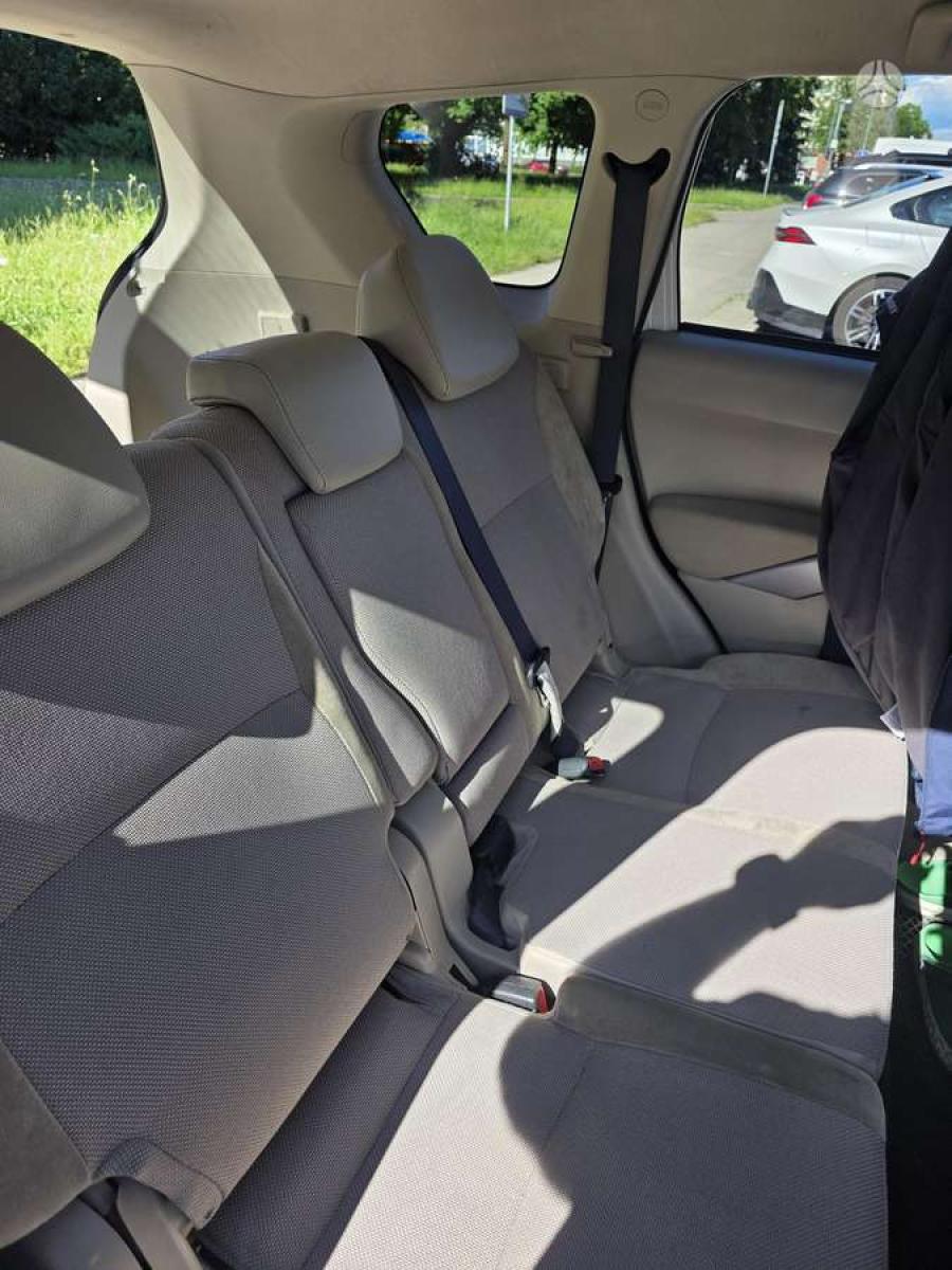 Balts Mitsubishi Outlander 2010 Klaipėda, ar dzinēja tilpumu 2.36 L un nobraukumu 226 tūkst. km par 2400 €, foto 13 vietnē AUTOMOTO.COM.LV