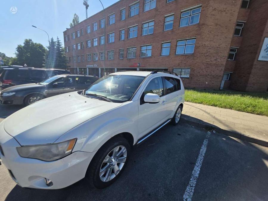Balts Mitsubishi Outlander 2010 Klaipėda, ar dzinēja tilpumu 2.36 L un nobraukumu 226 tūkst. km par 2400 €, foto 19 vietnē AUTOMOTO.COM.LV